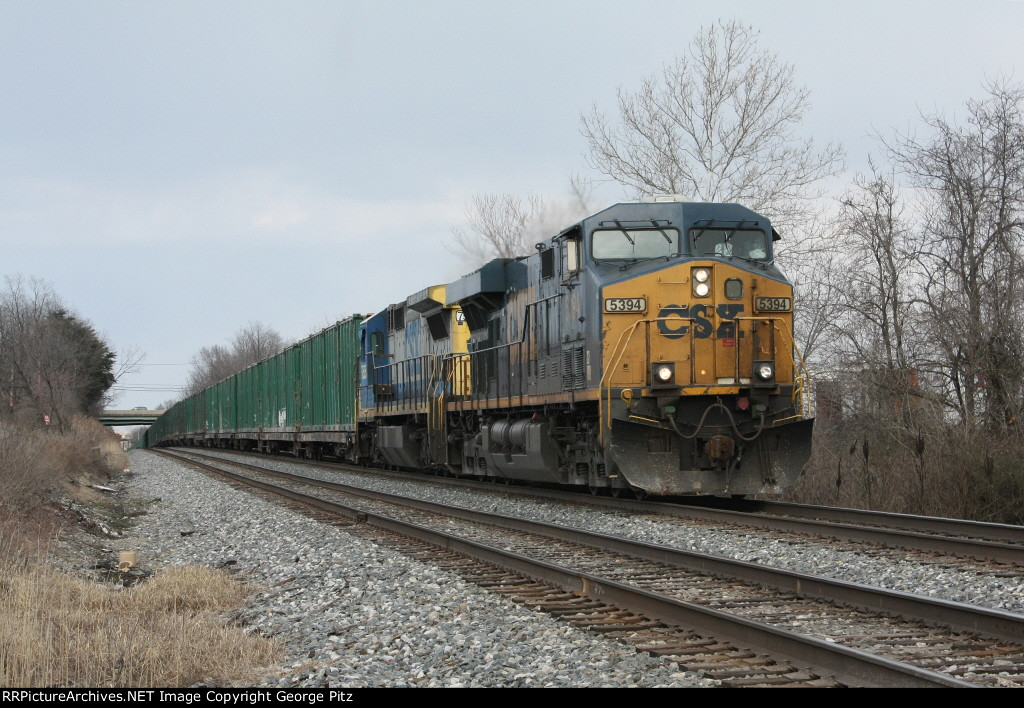 CSX 5394 and train Q703